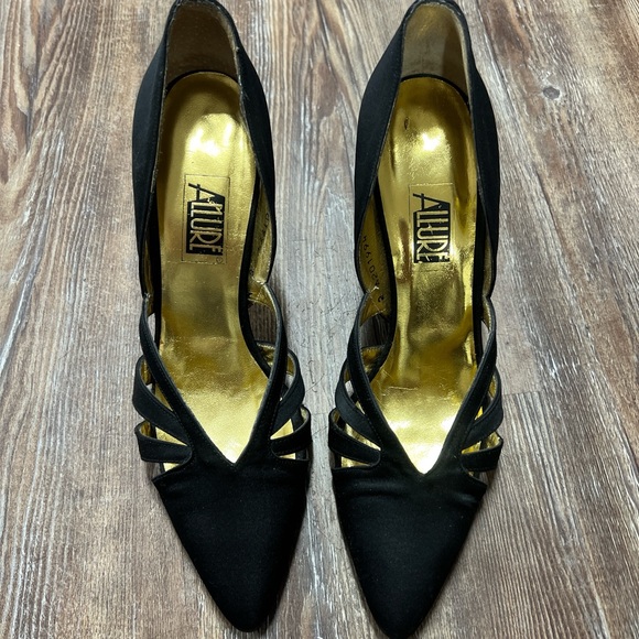 Allure | Shoes | Vintage Black Allure 3 2 Inch High Heels With Gold ...
